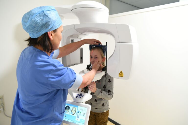 Ingrepen bij kinderen onder narcose - Kaakmeesterz